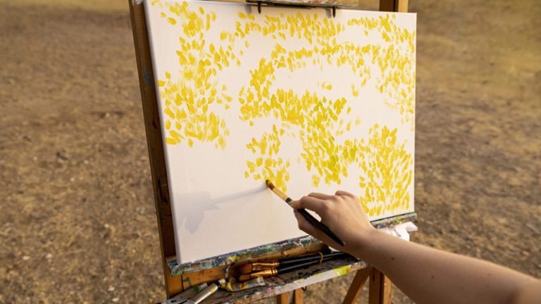 13 Types of Art Canvas: Choose the Perfect Canvas for Your Artwork ...