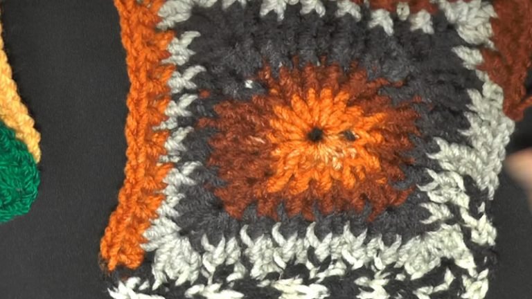 Free Textured Ripple Granny Square Pattern - EHarrisGallery