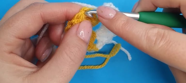 Two-color Solid Granny Square - EHarrisGallery