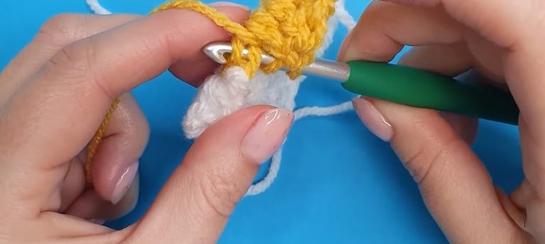 Two-color Solid Granny Square - EHarrisGallery