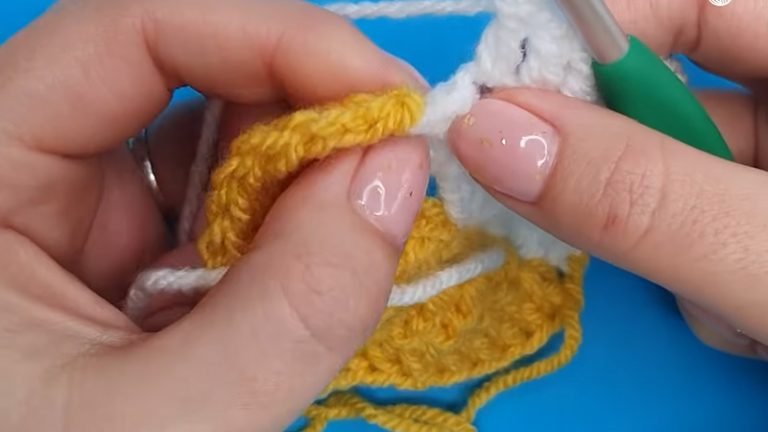 Two-color Solid Granny Square - EHarrisGallery